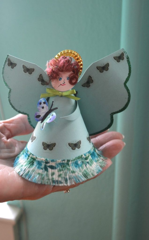 Chrismon Team Makes Angels for Meals on Wheels - St. John's Lutheran Church